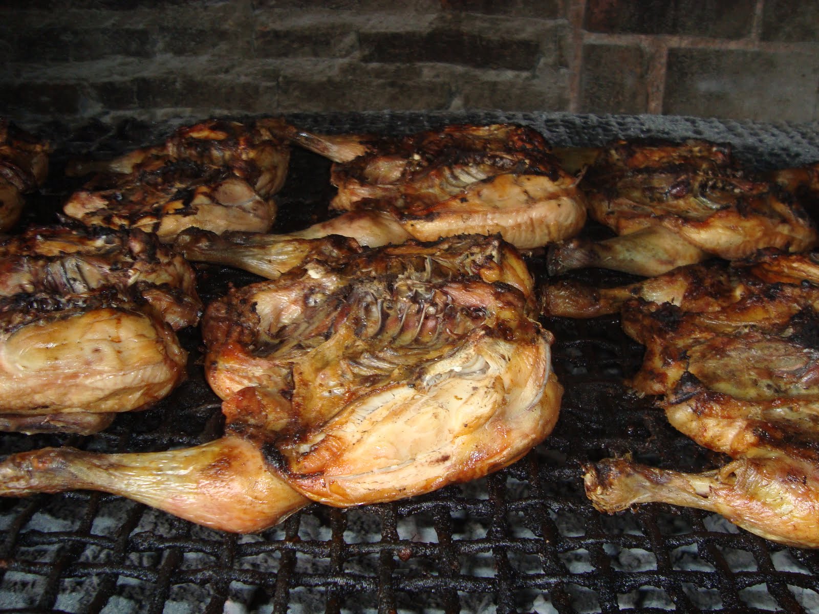 Hoy se realiza la última pollada solidaria para ayudar a los chicos de ...