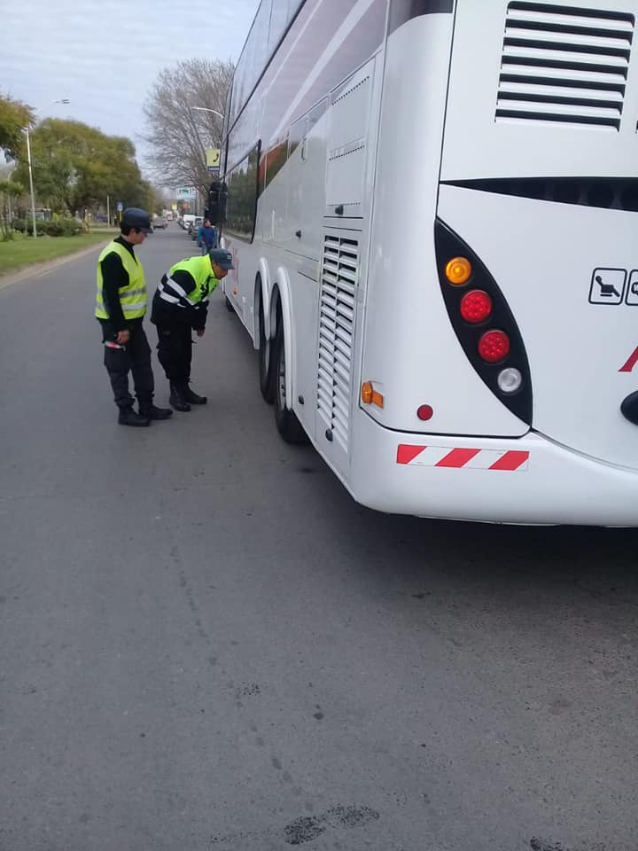 Demoraron dos micros a Bariloche por irregularidades | Noticias de ...