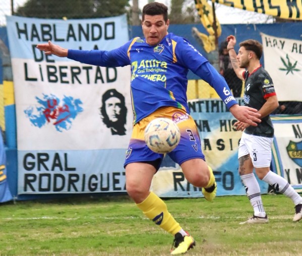 Otra derrota como local: Alem perdió ante Claypole y sigue en un ...